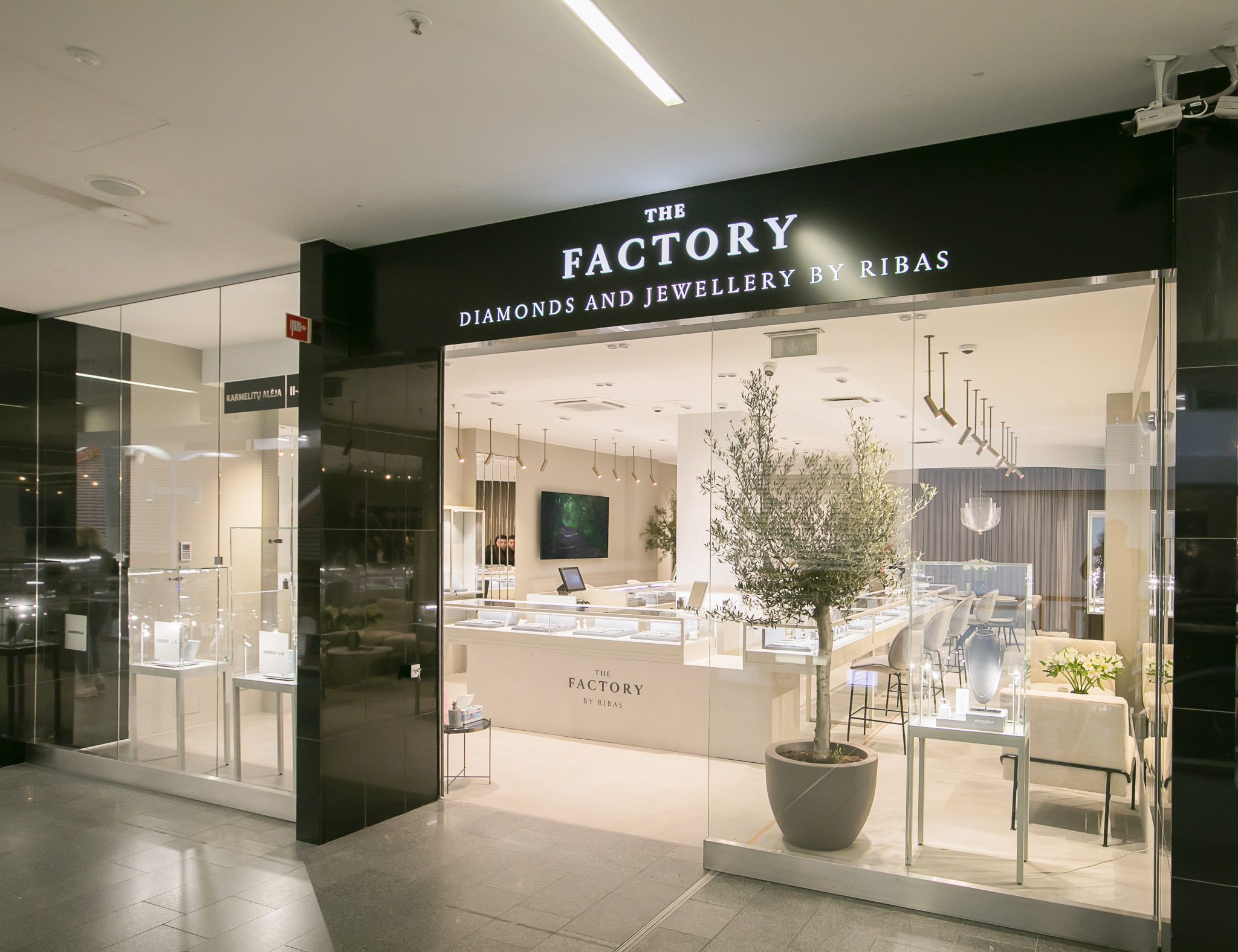 Mūsų salonai | Factory By Ribas